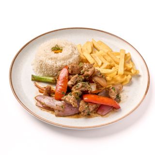 Pollo saltado